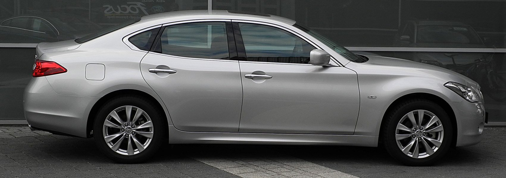 Infiniti M technical specifications and fuel economy